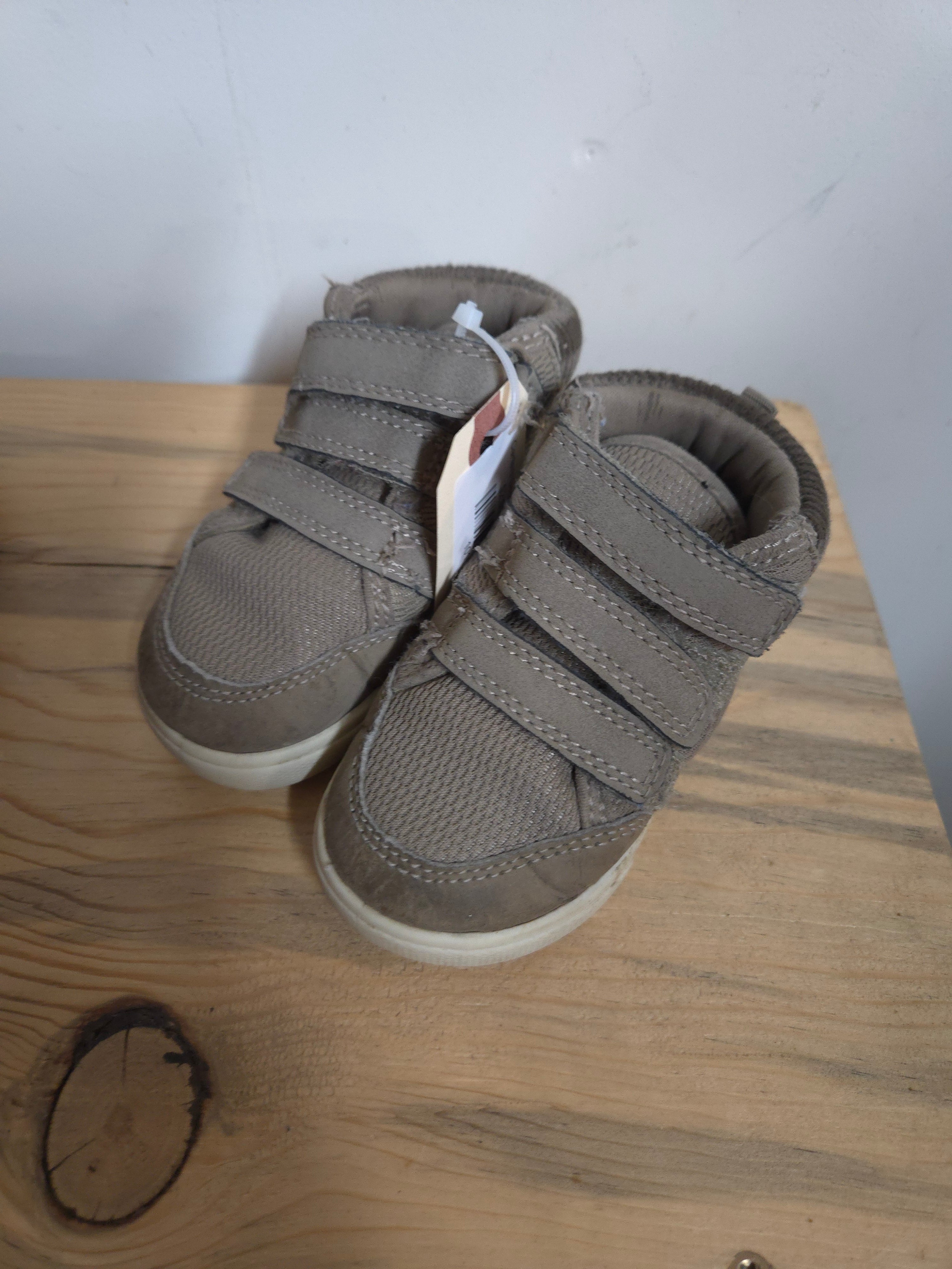 Carters Simple Joy Tennis Shoes - Size 4 – Off The Beaten Path Saddlery